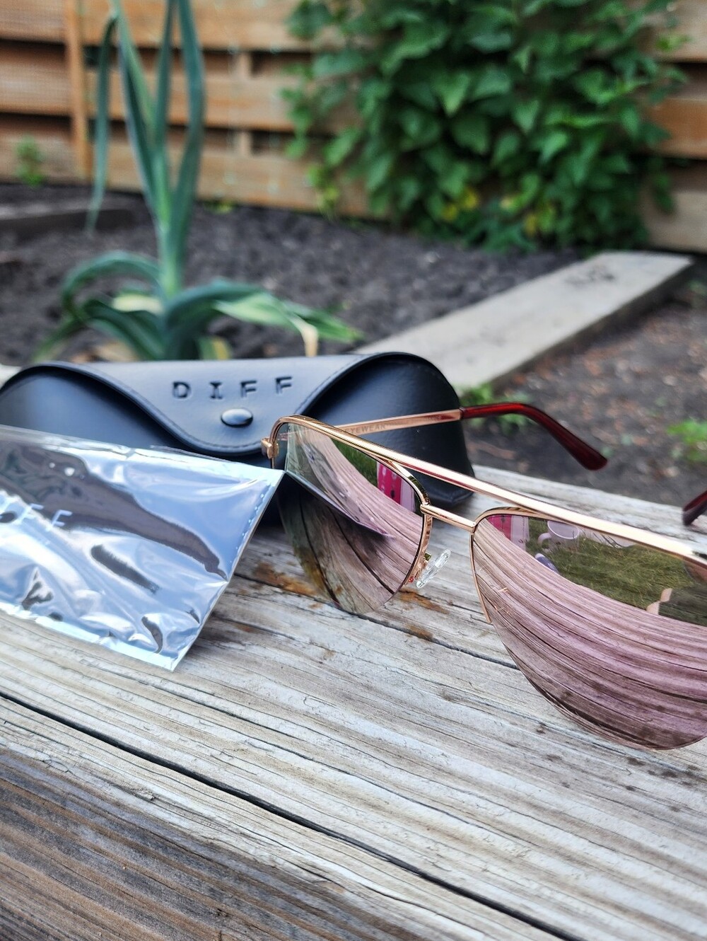 Accessories | Nwt Diff Tate Aviator Sunglasses In Rose Gold Wcherry ...